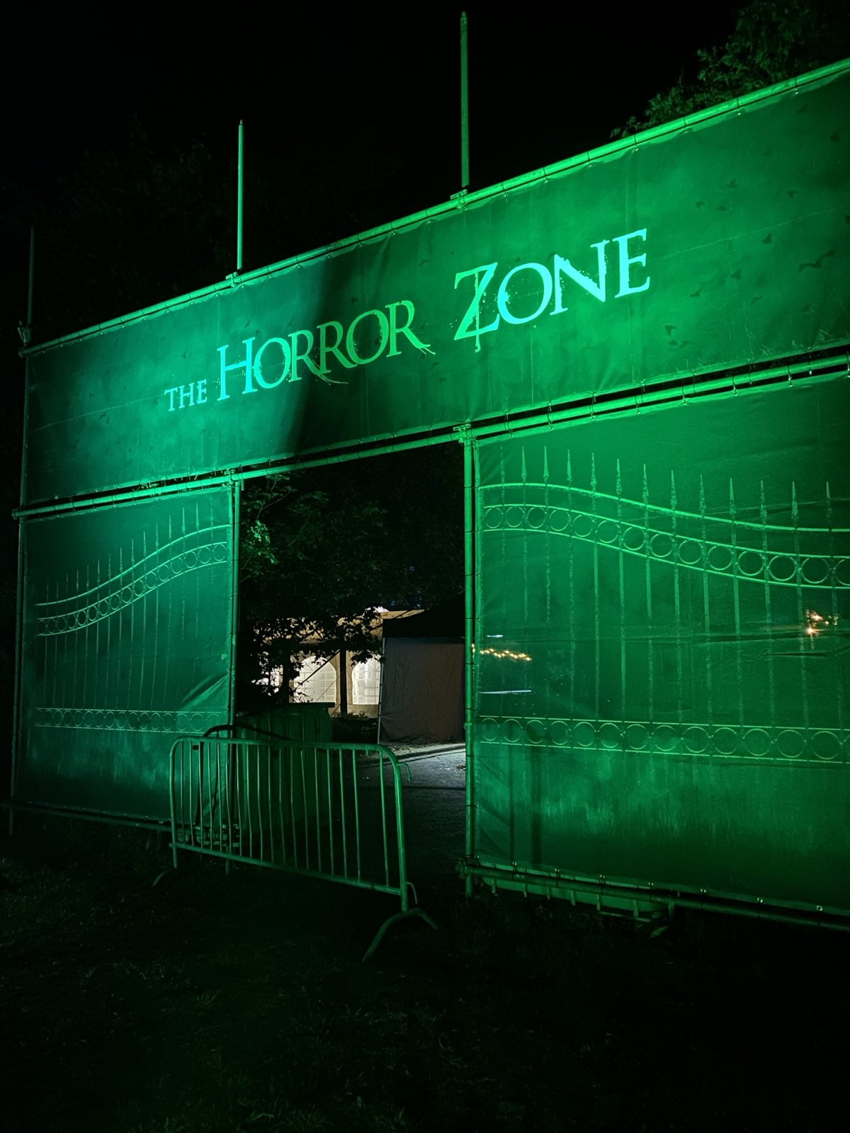 The Horror Zone 2024 bestaat uit drie spookhuizen, een walkthrough en ...