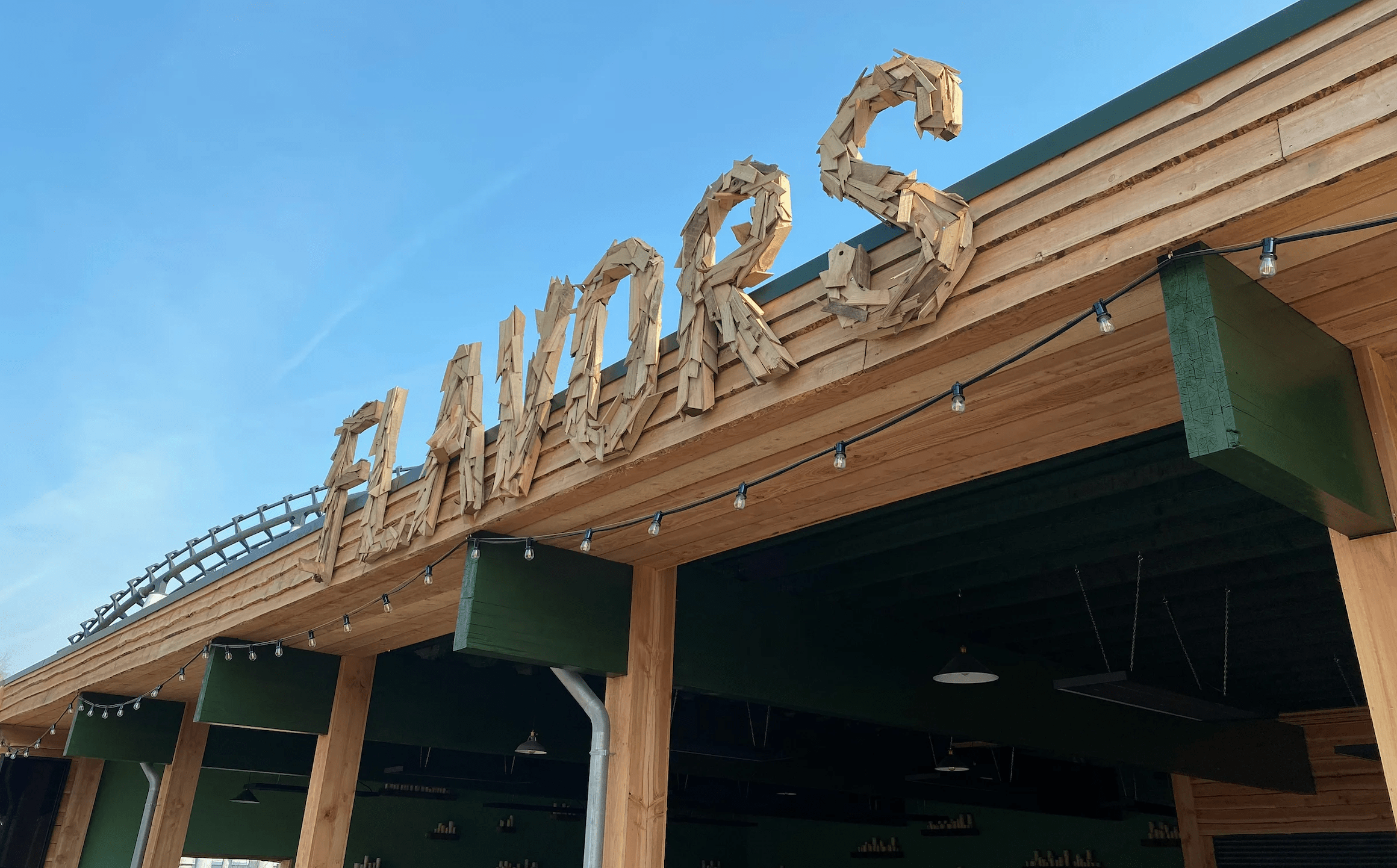 Nieuw horecapunt 'Flavors' in Walibi Holland verkoopt tosti's en ...